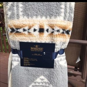 Pendleton | Bedding | Pendleton Sherpa Throw Gray Nwt 5x70 | Poshmark